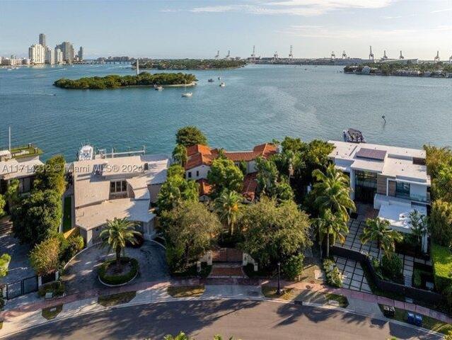 house with 4 bedroom, Miami Beach FL ES104899147