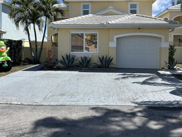 house with 4 bedroom, Miami FL DLS100973286