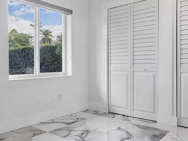 house with 4 bedroom, Miami FL ES100973558