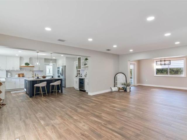 house with 4 bedroom, Miami FL FL DLS101404442