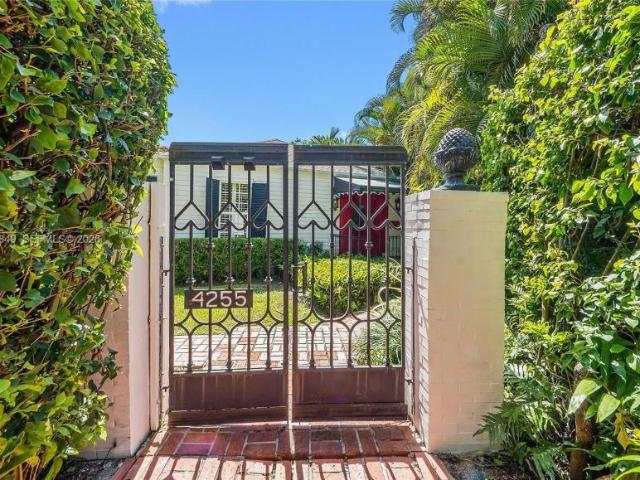 house with 4 bedroom, Miami FL FL DLS102395144