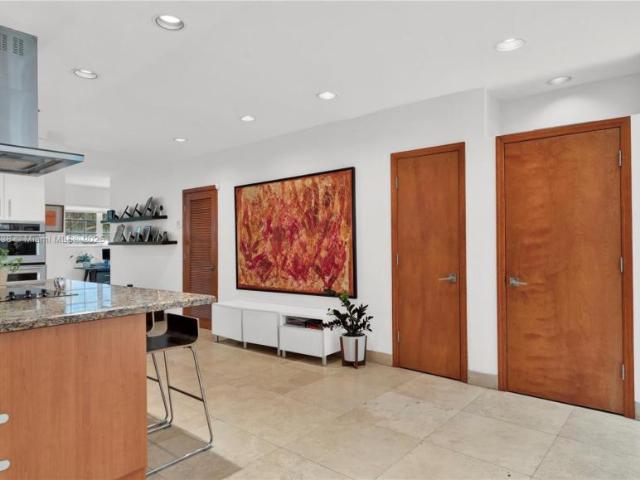 house with 4 bedroom, Miami FL FL DS102395772