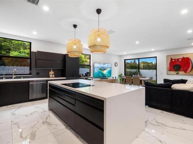 house with 4 bedroom, Miami FL FL DS102396227