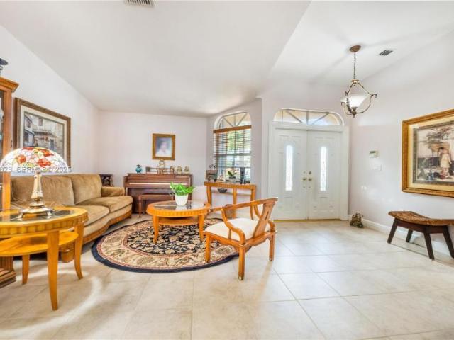 house with 4 bedroom, Miami Fl FL DS102659531