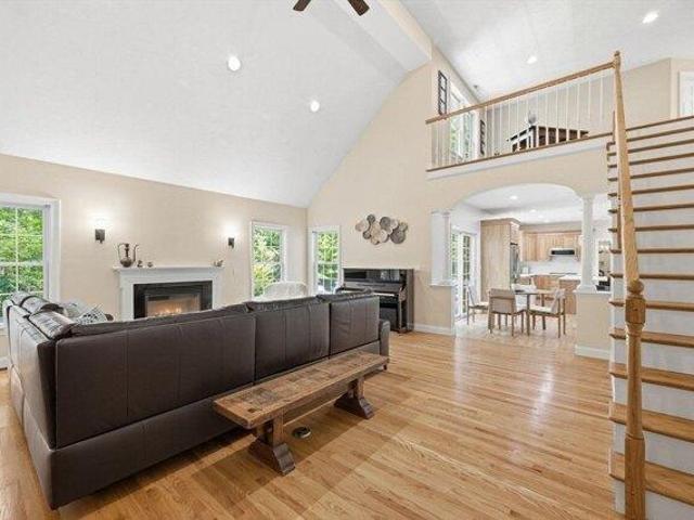 house with 4 bedroom, Middleton MA ES104043659