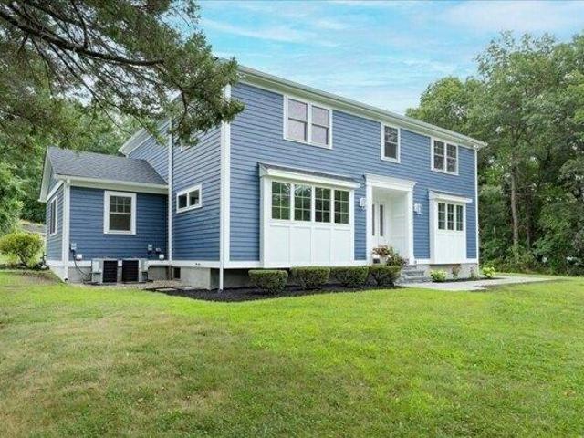 house with 4 bedroom, Middleton MA ES105240053