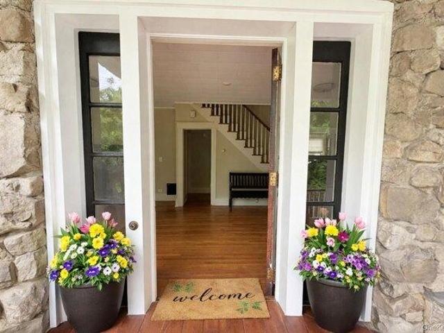 house with 4 bedroom, Middletown NY ES104904389
