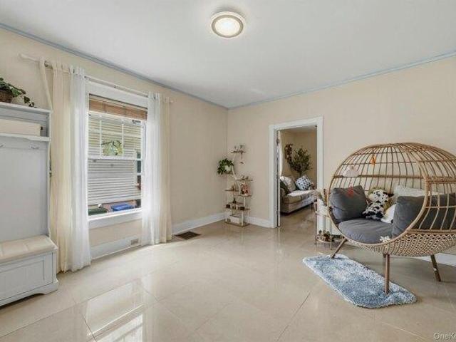 house with 4 bedroom, Middletown NY ES105208141