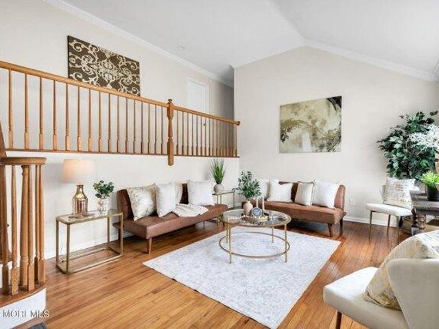 house with 4 bedroom, Middletown NJ DLS101630934