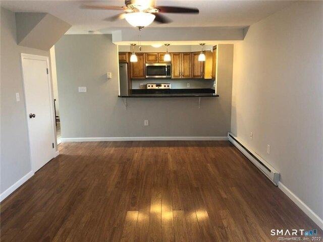 house with 4 bedroom, Middletown CT ES104375283