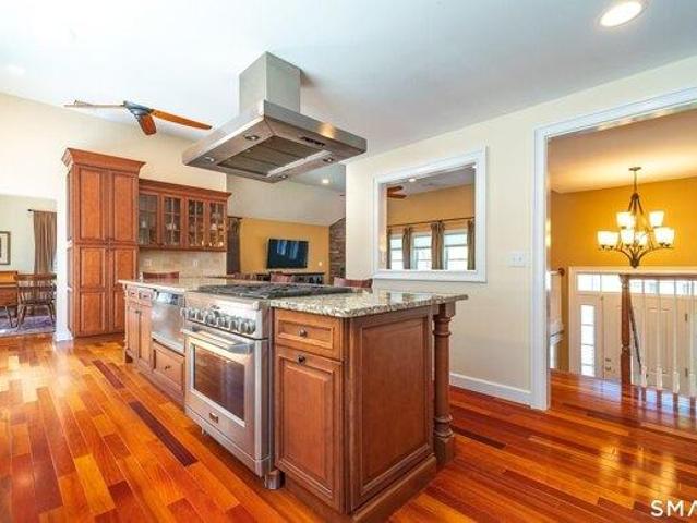house with 4 bedroom, Middletown CT ES104850607