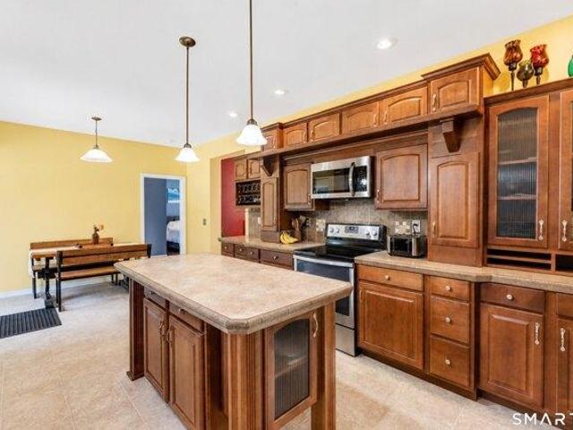 house with 4 bedroom, Middletown CT ES105229686