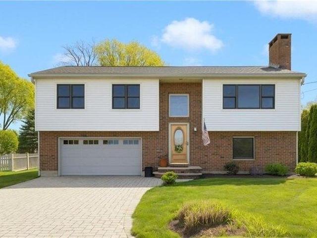 house with 4 bedroom, Middletown RI DLS103069337