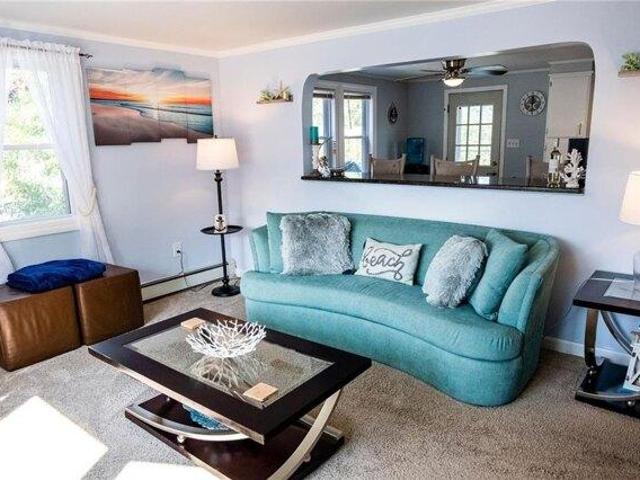 house with 4 bedroom, Middletown RI ES104807817