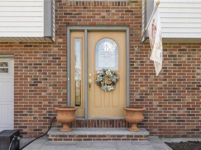 house with 4 bedroom, Middletown RI ES104921345