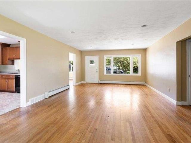 house with 4 bedroom, Middletown RI ES105172020