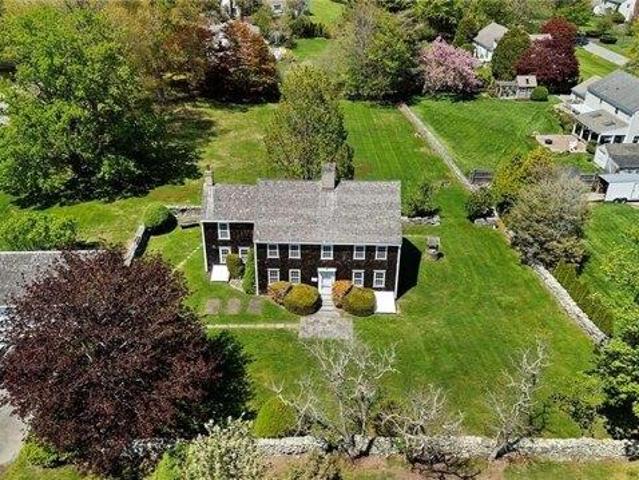 house with 4 bedroom, Middletown RI ES103127172
