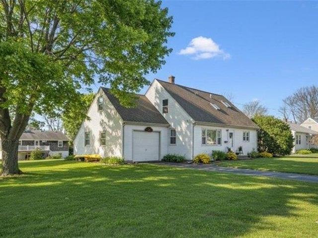 house with 4 bedroom, Middletown RI ES103436408