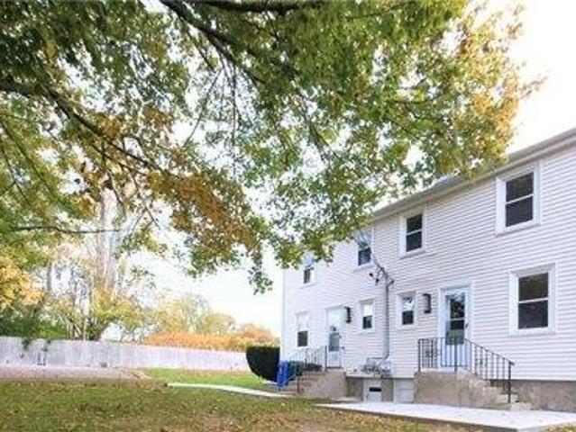 house with 4 bedroom, Middletown RI ES103438977