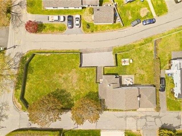 house with 4 bedroom, Middletown RI ES103966442