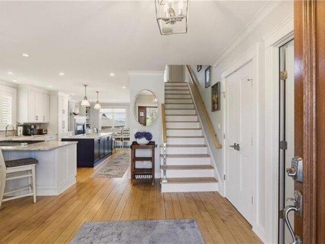 house with 4 bedroom, Middletown RI ES103967391