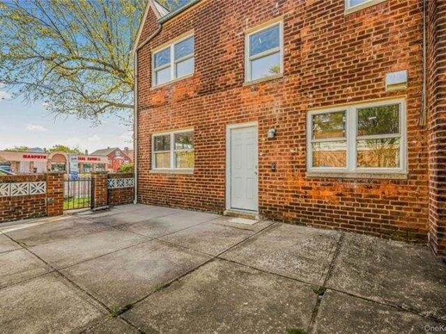 house with 4 bedroom, Middle Village NY ES103602463