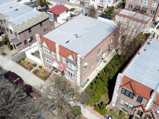 house with 4 bedroom, Middle Village NY ES104906579