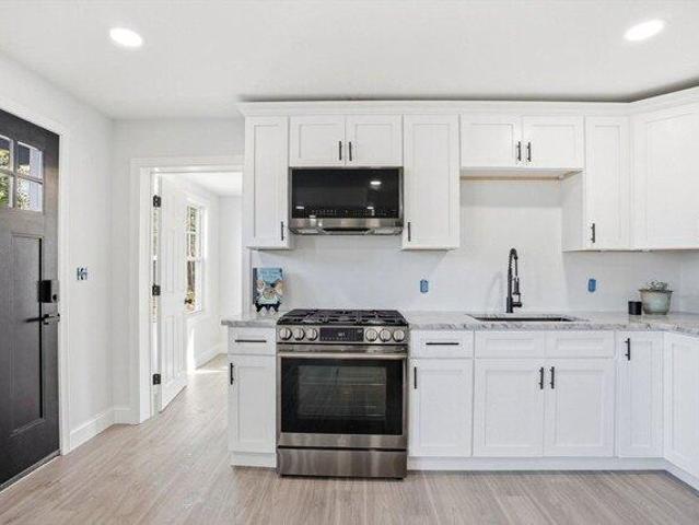 house with 4 bedroom, Middleboro MA DLS101750668