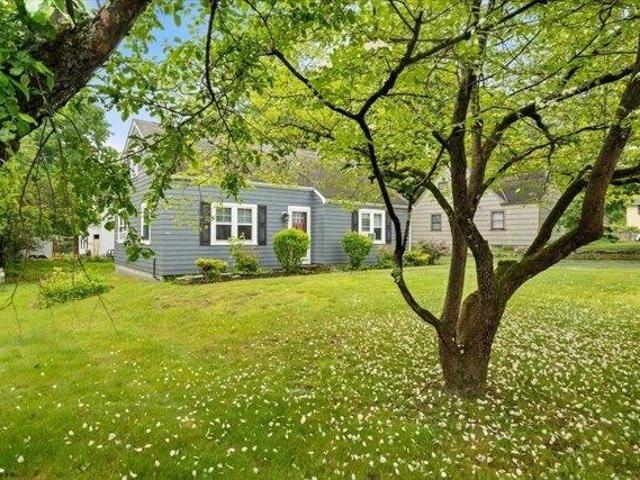 house with 4 bedroom, Middleboro MA DS104042629