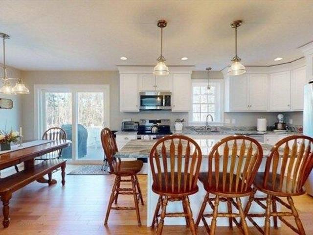house with 4 bedroom, Middleboro MA DS102635105