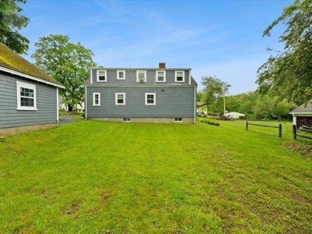 house with 4 bedroom, Middleboro MA ES104042629