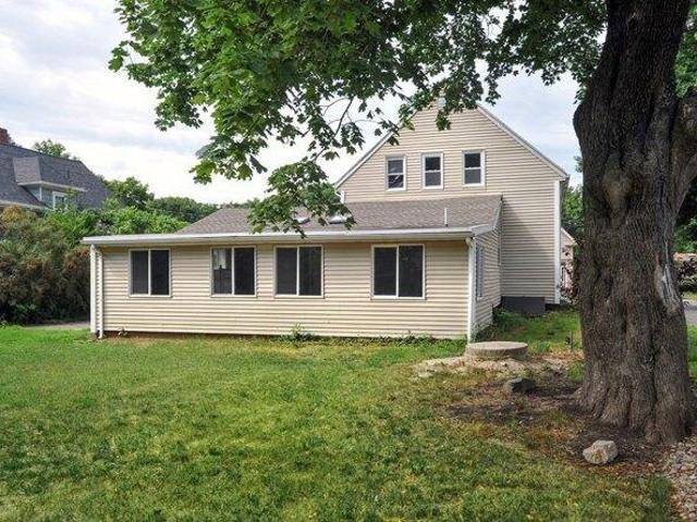 house with 4 bedroom, Middleboro MA ES104789986