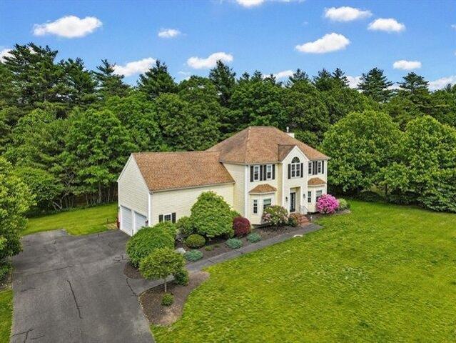 house with 4 bedroom, Middleboro MA ES104921357