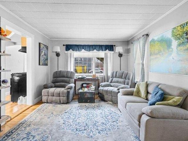 house with 4 bedroom, Middleboro MA ES104946524