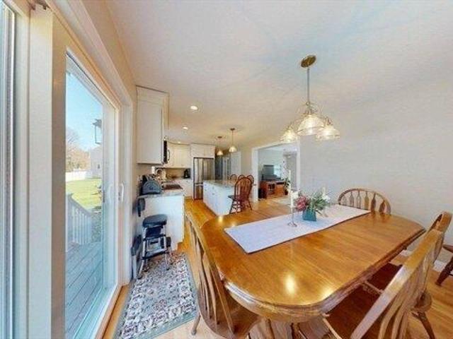 house with 4 bedroom, Middleboro MA ES105123057