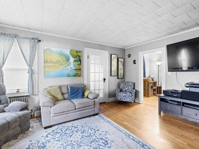 house with 4 bedroom, Middleboro MA ES103069911