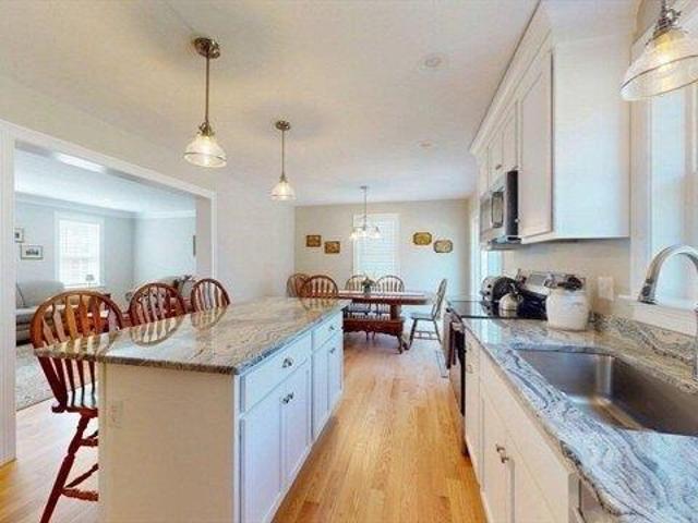 house with 4 bedroom, Middleboro MA ES103440598