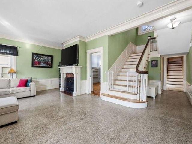 house with 4 bedroom, Middleboro MA ES103443785