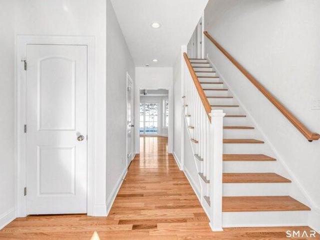 house with 4 bedroom, Middlebury CT DS102218769