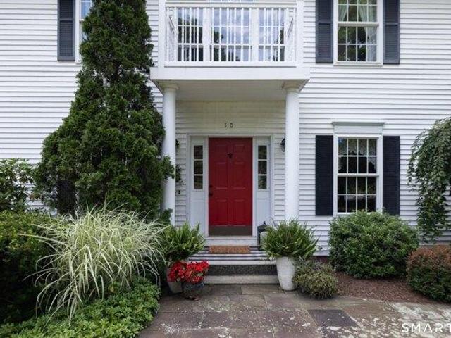 house with 4 bedroom, Middlebury CT ES104262511