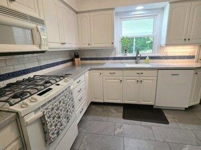 house with 4 bedroom, Middlebury CT ES104539206