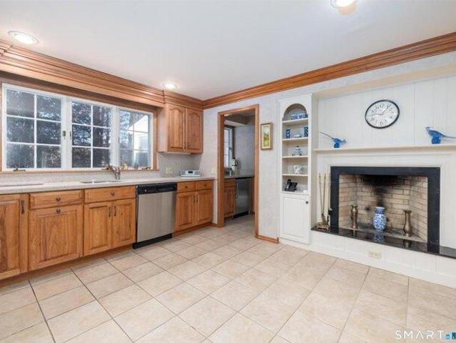 house with 4 bedroom, Middlebury CT ES104790749