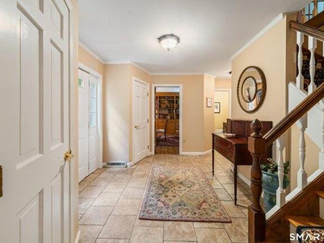 house with 4 bedroom, Middlebury CT ES104812106