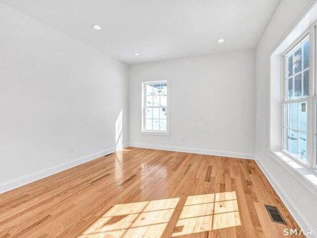 house with 4 bedroom, Middlebury CT ES104849136