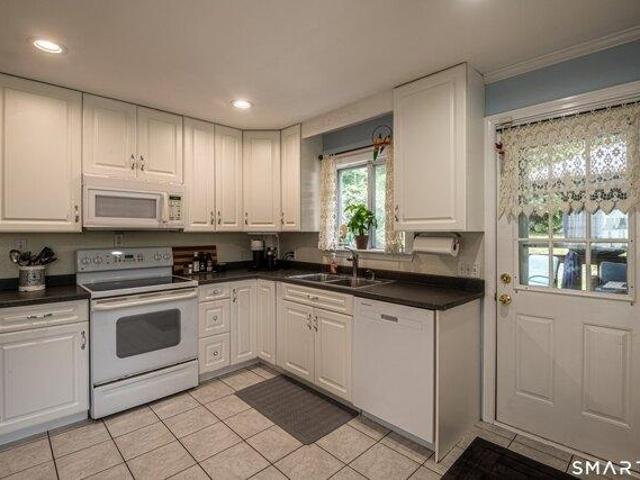 house with 4 bedroom, Middlebury CT ES105175477