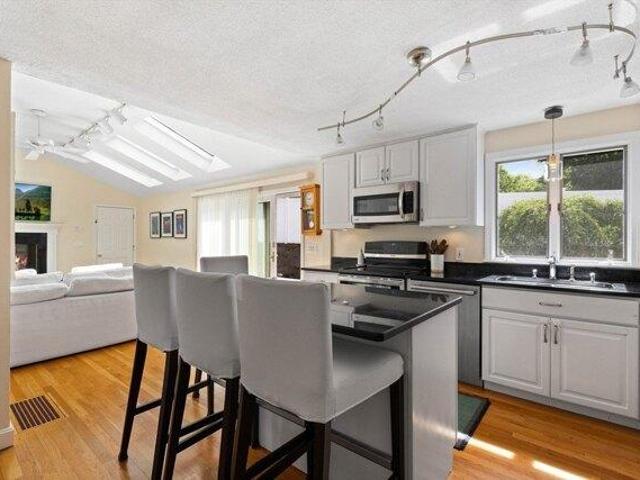 house with 4 bedroom, Milton MA ES103588007