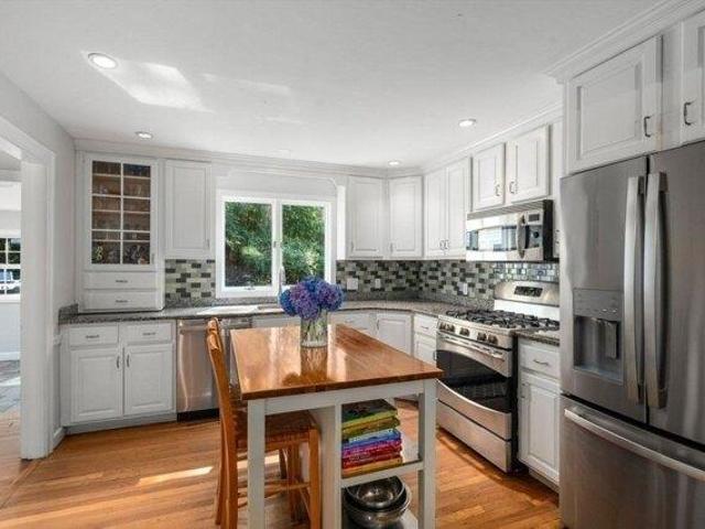 house with 4 bedroom, Milton MA ES104789872