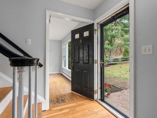 house with 4 bedroom, Milton MA ES104830924