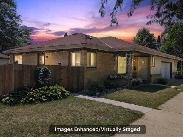 house with 4 bedroom, Milwaukee WI DLS93303167