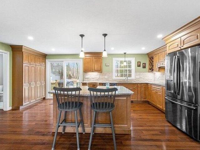house with 4 bedroom, Milford MA DLS102342680